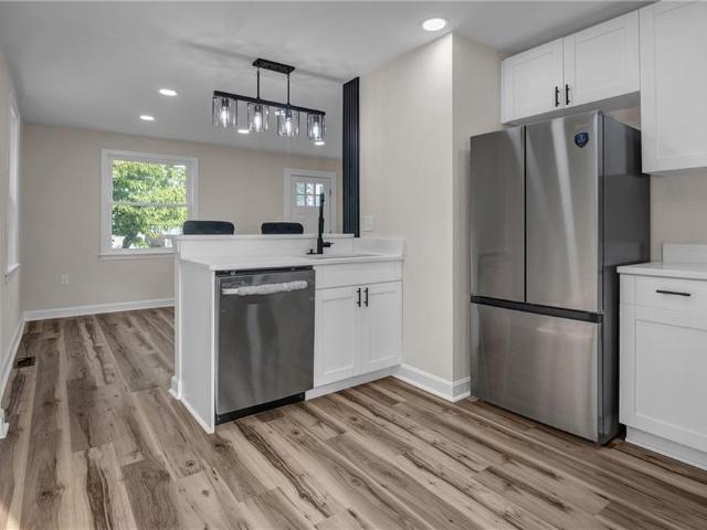 48 W Colin DR