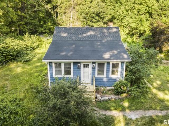 48 Washburn Ave, Coventry, CT 06238