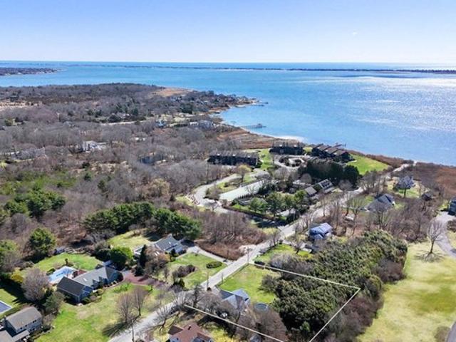 48 Watchogue Ave, East Moriches, NY 11940