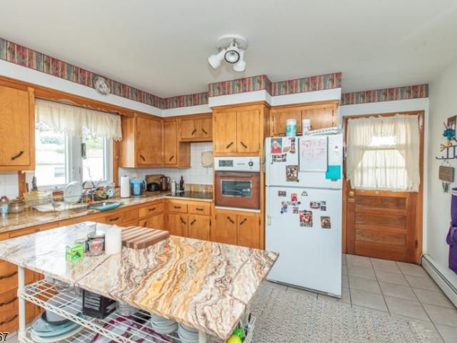 48 Whitaker Ave # 2
