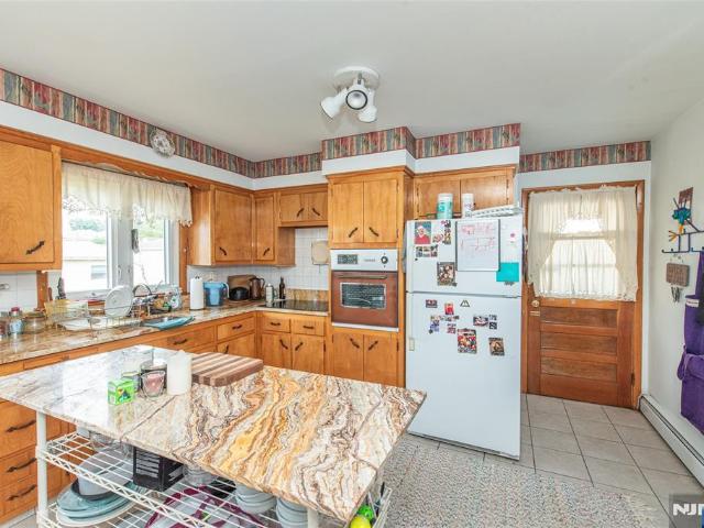 48 Whittaker Avenue # 2