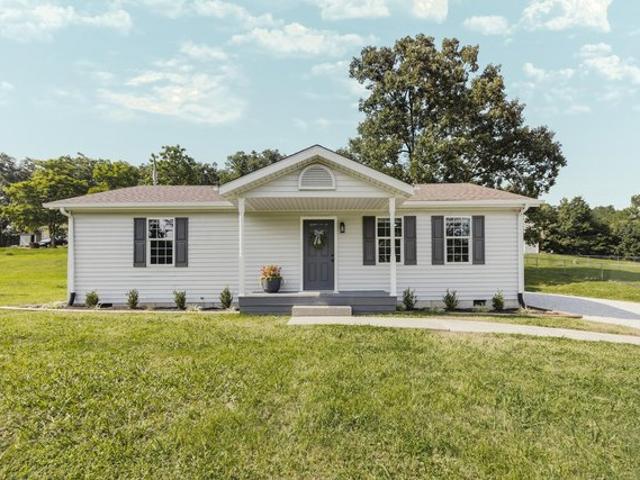 48 Windy Cove Ln, Stanton, KY 40380