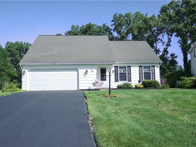 48 Woodsong Ln, Rochester, NY 14612