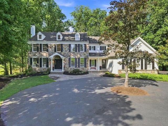 48 Woodside Ln, New Hope, PA 18938
