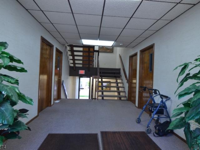48 Woodport Rd