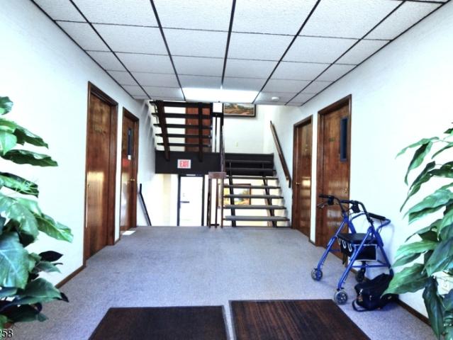 48 Woodport Rd