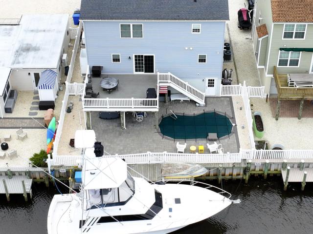 48 Albert Drive