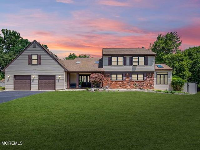 48 Alexandria Dr, Manalapan, NJ 07726