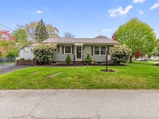 48 Barker St, Warwick, RI 02888
