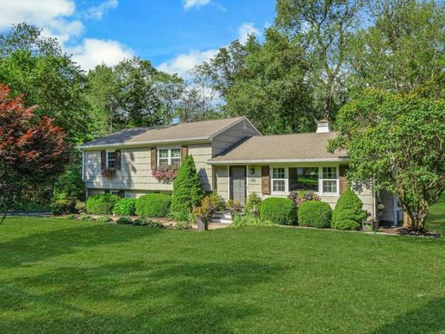 48 Benedict Rd, Bethel, CT 06801