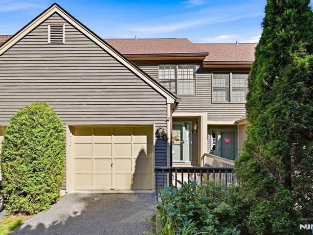 48 Beacon Hill Rd Apt D, West Milford, NJ 07480