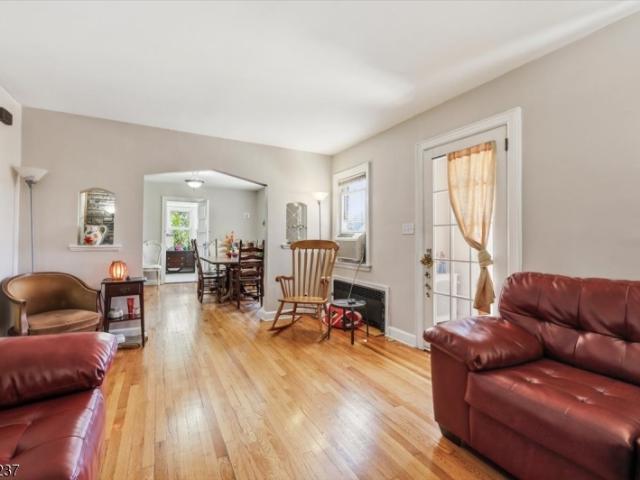 48 Belmohr St