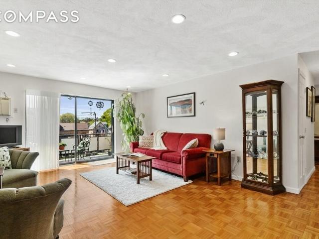 48 Bigelow Ave 32, Watertown, MA