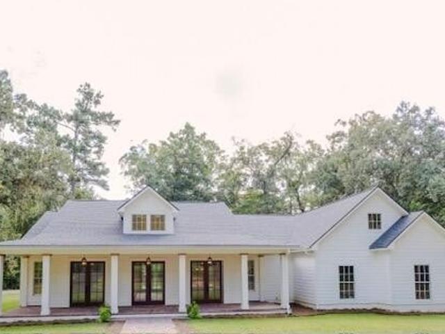 48 Camellia Dr, Thomasville, GA 31792