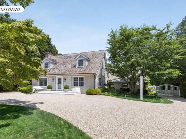 48 Captains Neck Ln, Southampton, NY 11968