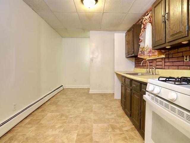 48 Carlton Ave # 1