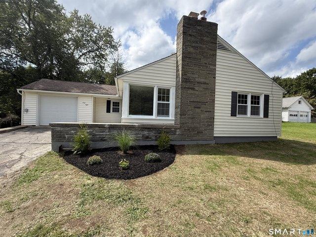 48 Center St, Watertown, CT 06795