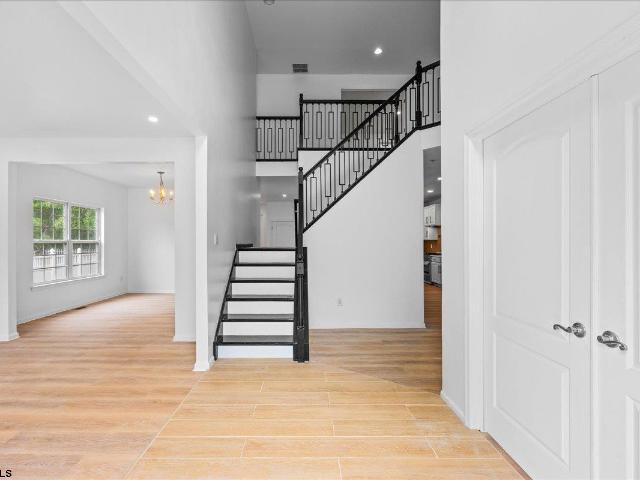 48 Chancellor Park Dr