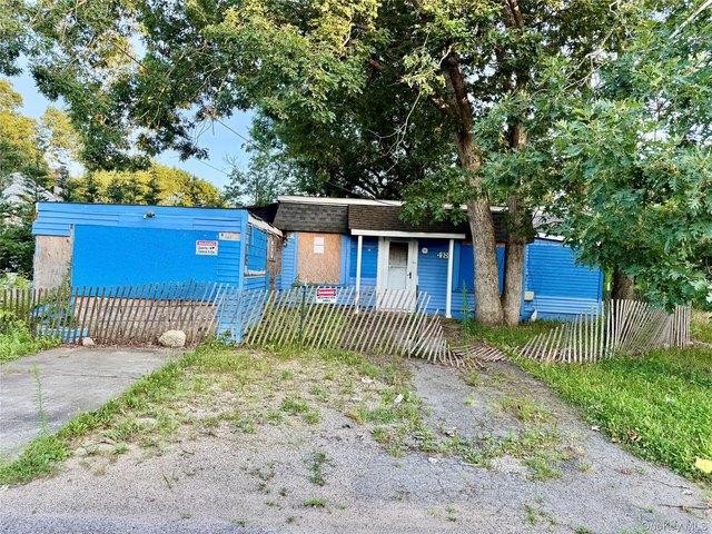 48 Cocoanut St, Central Islip, NY 11722