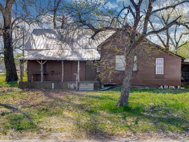 48 County Road 2360, Bagwell, TX 75412 | MLS #21213