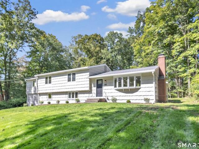 48 Crestwood Rd, Monroe, CT 06468