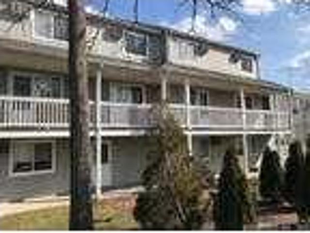 48 Dean St #6, Stamford, CT 06902