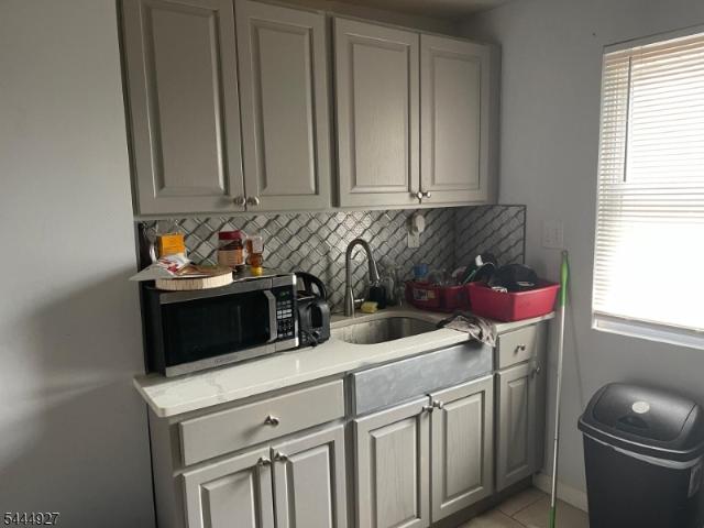 48 Dupont Pl