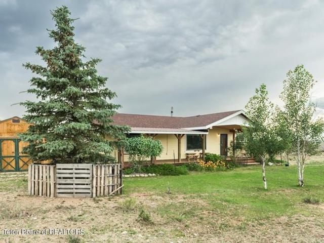 48 E Fork Big Sandy Rd, Boulder, WY 82923