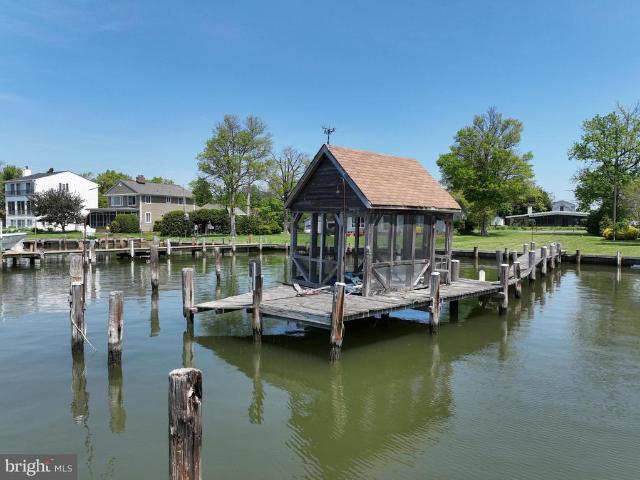 48 E Lake Drive
