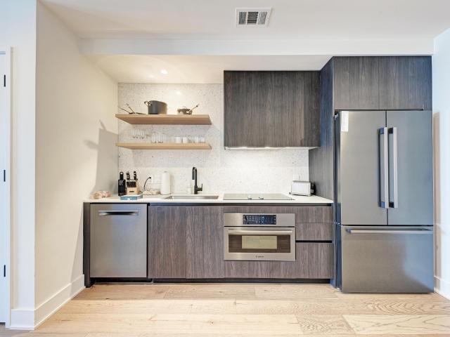 48 East Ave # 2802