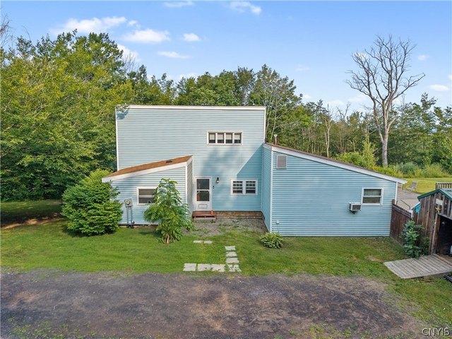 48 Edwards Cir, Oswego, NY 13126
