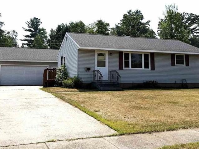 48 Elm Blvd, Babbitt, MN 55706