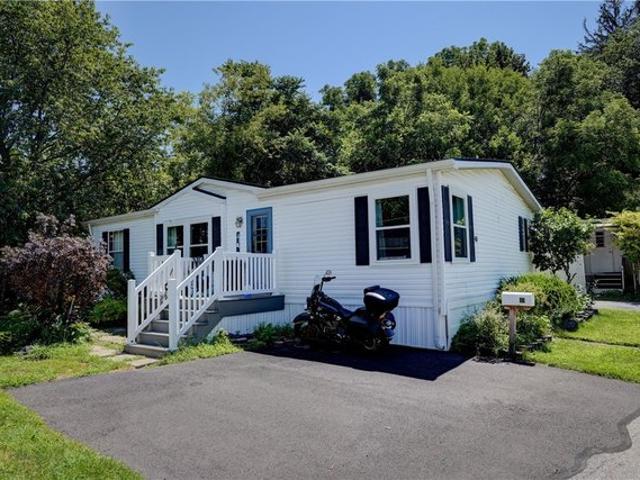 48 Elderberry Cir, Rochester, NY 14625