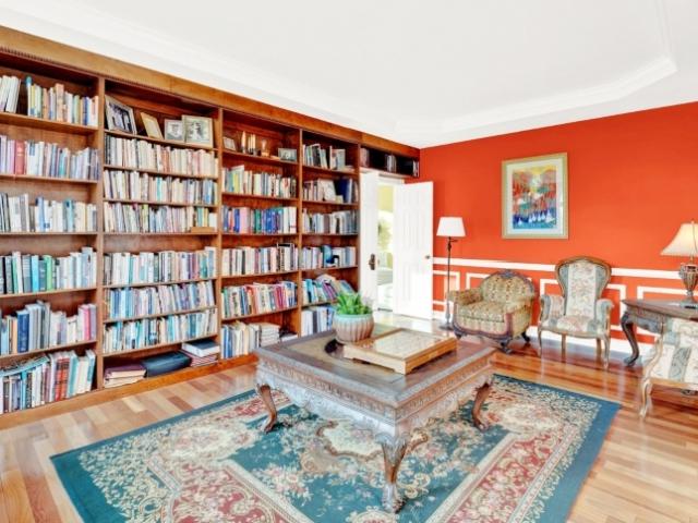 48 Flagstone Hill Rd