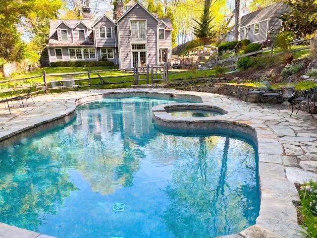 48 Goodwives River Rd, Darien, CT