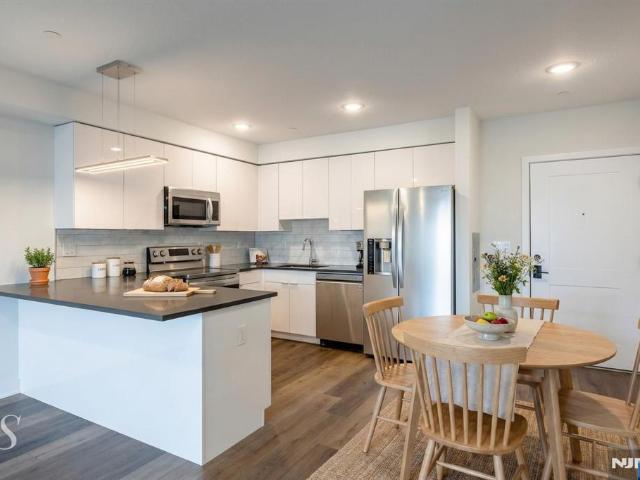 48 Grand Avenue # 103