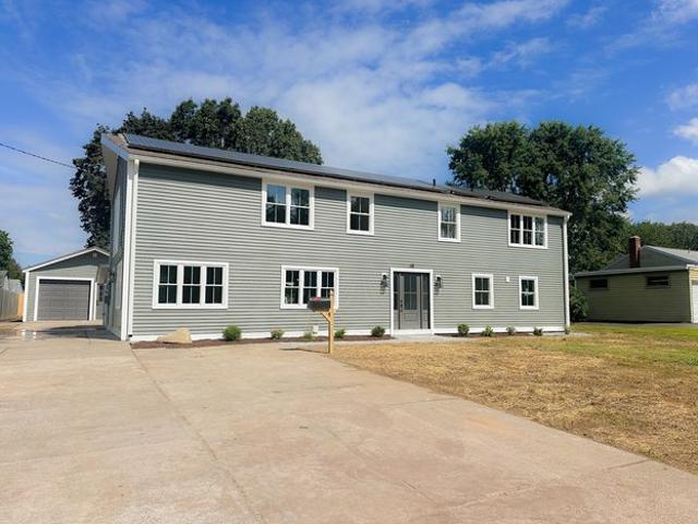 48 Greenfield Dr, Windsor Locks, CT 06096