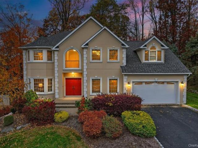 48 Greenwich Ave, Central Valley, NY 10917