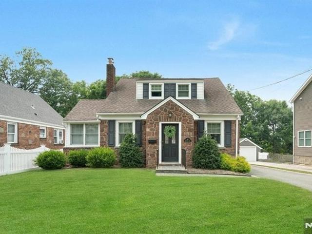 48 Harrison Ave, Waldwick, NJ 07463