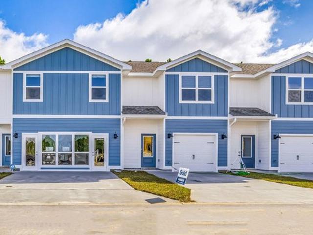 48 Hatten Ct, Mary Esther, FL 32569