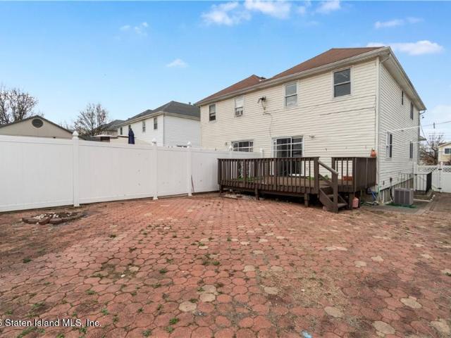 48 Hinton Street | Compass