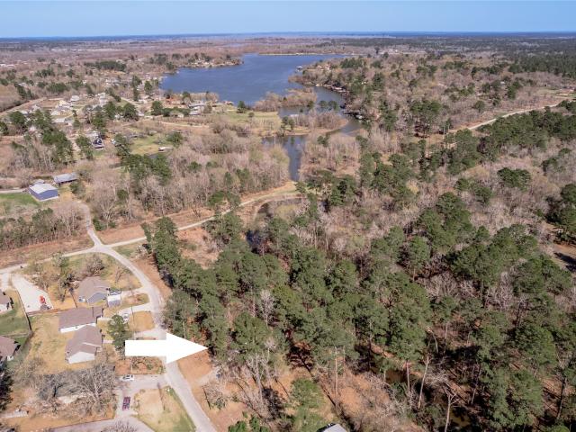 48 Hickory Bend, Huntsville, TX 77320 | MLS #89206 | Compass