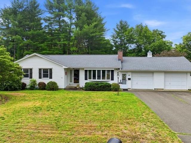 48 Hickory Dr, Northampton, MA 01062
