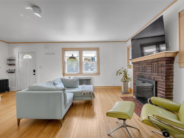 48 Hillview Avenue