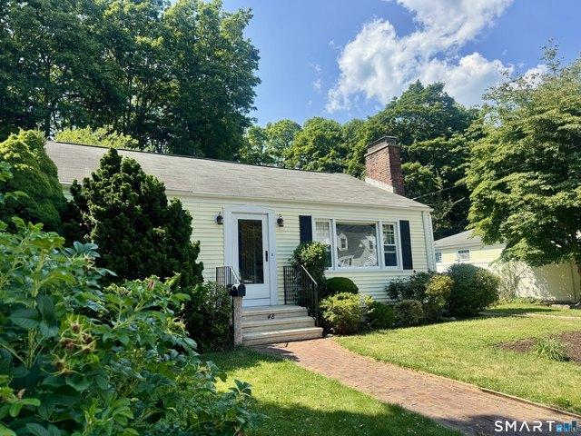48 Home Pl, Branford, CT 06405