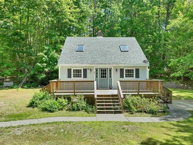 48 Independence Dr, Freedom, NH 03836