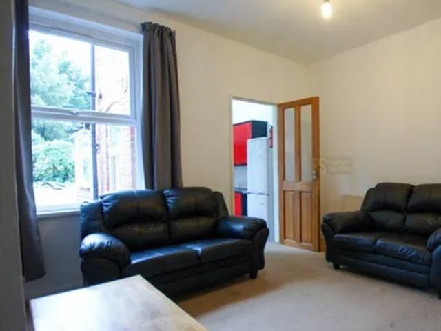 48 Kitchener Road, Stirchley, B29 7QD, United Kingdom | 3 bed townhouse for rent #167114373 | Rentberry