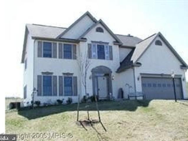 48 Lansing Ct, Falling Waters, WV 25419