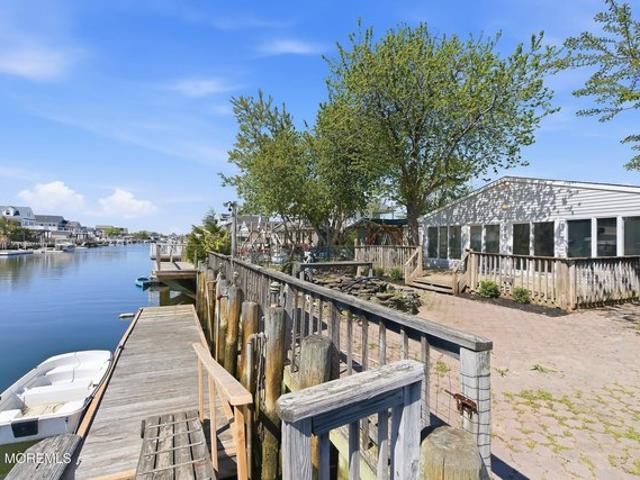 48 Lake Michigan Dr, Little Egg Harbor, NJ 08087