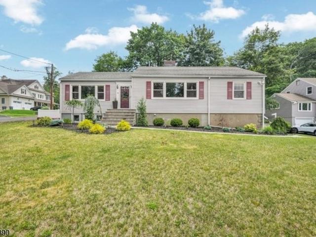 48 Lake Dr E, Wayne, NJ 07470